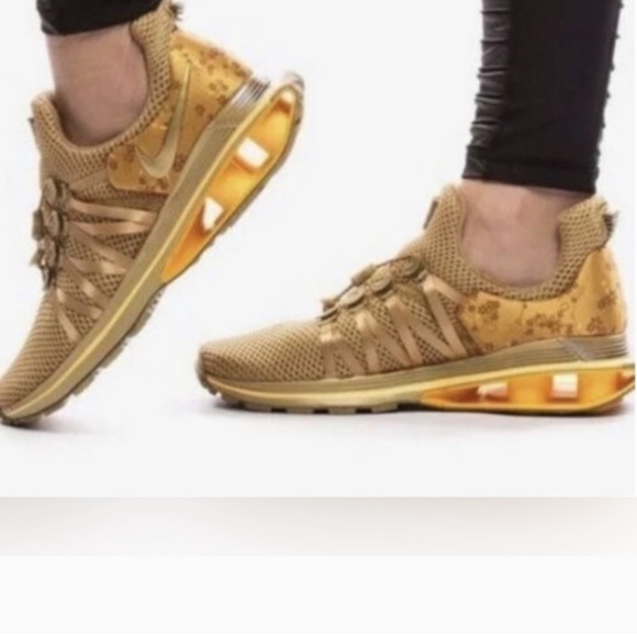 Nike | Shoes | Nike Shox Gravity Metallic Gold Athletic Shoes Size 8 ...